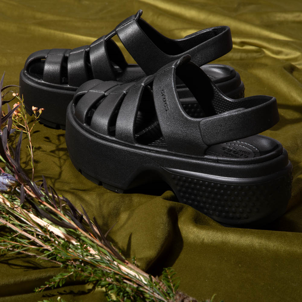 Crocs Stomp Platform Fisherman Sandal - Black | Journeys