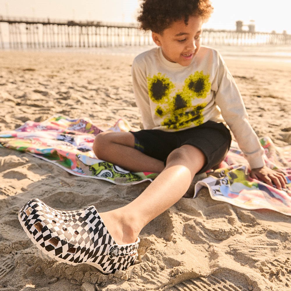 Crocs Classic Warped Checker Clog - Little Kid / Big Kid - White ...