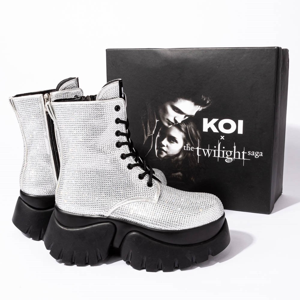 Womens KOI x The Twilight Saga Vampire Skin Boot - Silver | Journeys